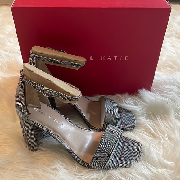 Kelly & Katie | Shoes | Brand New In Box Kelly And Kate Abstract Polka ...